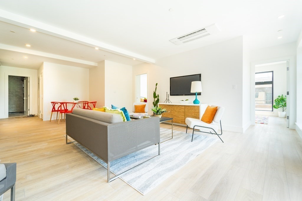 The Thorndike New Condos Boston South End at 1950 Washington