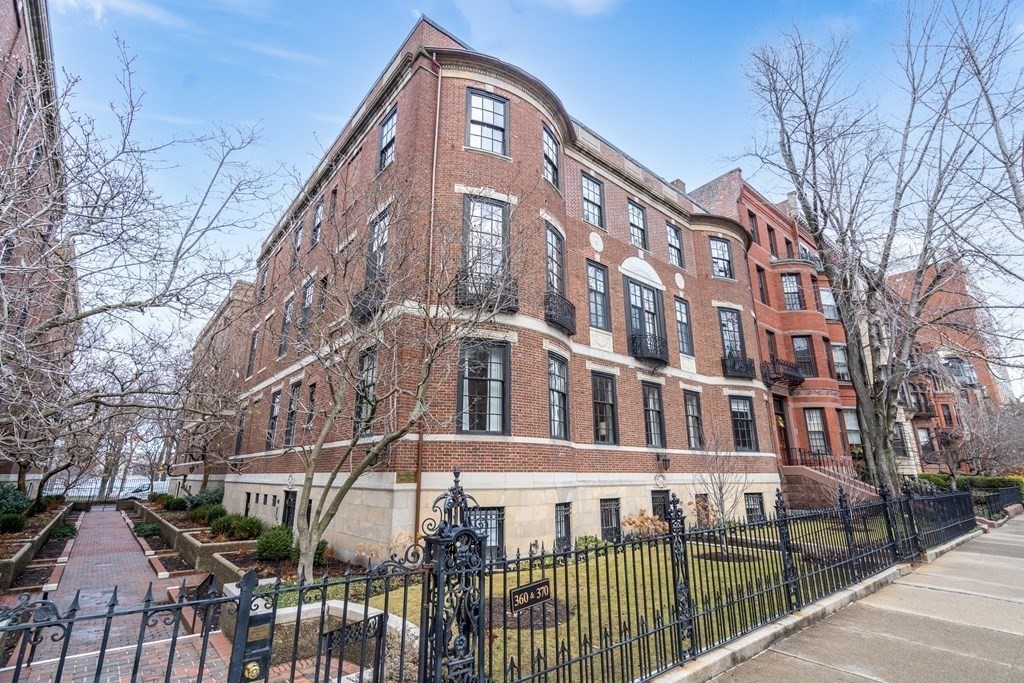 Beacon Court Residences Back Bay Boston